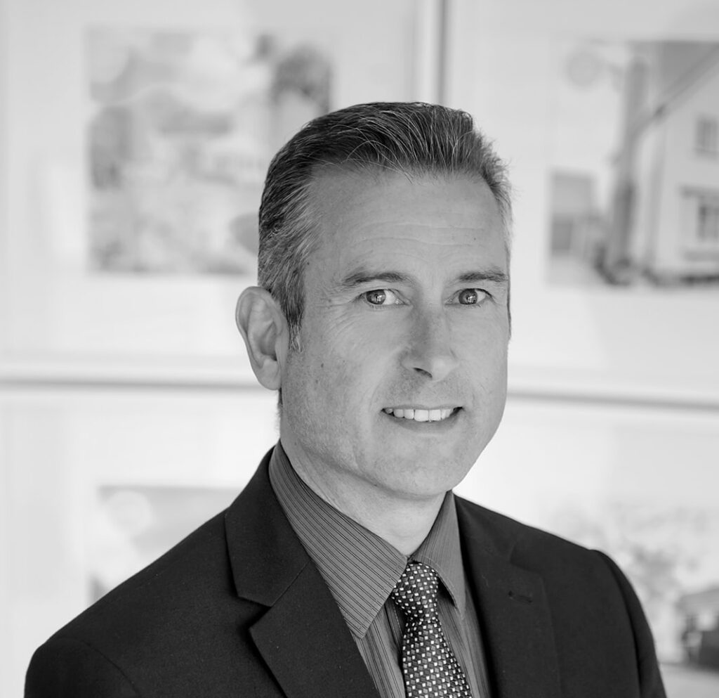Mark Summers | Staff Directory | Contact Us | Fenn Wright